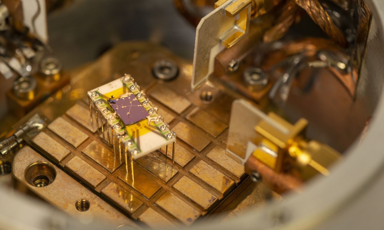 Morpurgo Group - Quantum Electronics